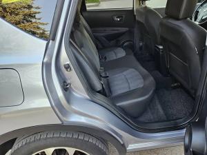 Pelēks Nissan Qashqai 2011 Jēkabpils, ar dzinēja tilpumu 2.00 L un nobraukumu 279 tūkst. km par 7250 €, foto 21 vietnē AUTOMOTO.COM.LV