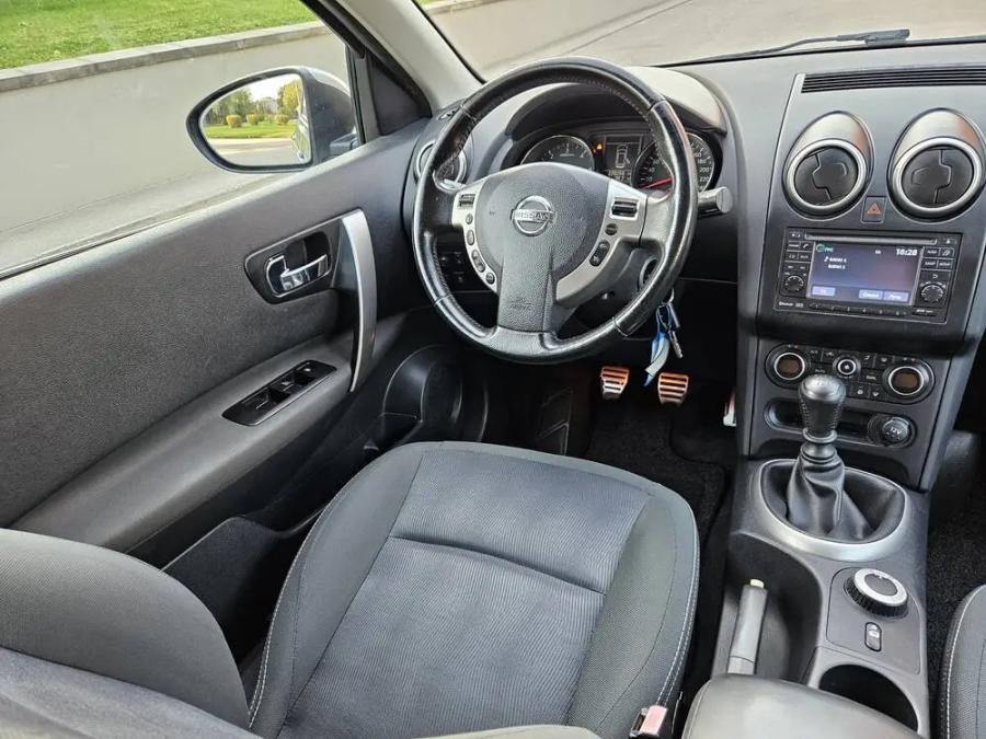 Pelēks Nissan Qashqai 2011 Jēkabpils, ar dzinēja tilpumu 2.00 L un nobraukumu 279 tūkst. km par 7250 €, foto 23 vietnē AUTOMOTO.COM.LV