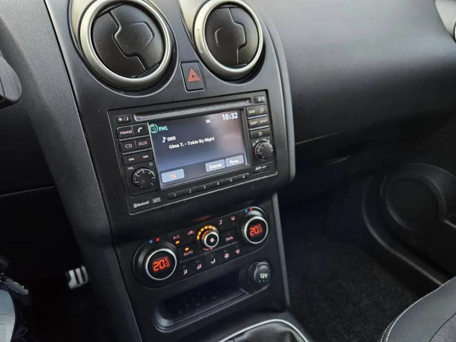 Pelēks Nissan Qashqai 2011 Jēkabpils, ar dzinēja tilpumu 2.00 L un nobraukumu 279 tūkst. km par 7250 €, foto 31 vietnē AUTOMOTO.COM.LV