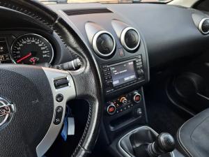 Pelēks Nissan Qashqai 2011 Jēkabpils, ar dzinēja tilpumu 2.00 L un nobraukumu 279 tūkst. km par 7250 €, foto 32 vietnē AUTOMOTO.COM.LV