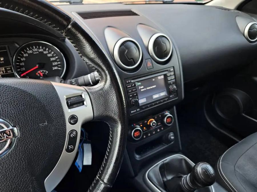 Pelēks Nissan Qashqai 2011 Jēkabpils, ar dzinēja tilpumu 2.00 L un nobraukumu 279 tūkst. km par 7250 €, foto 32 vietnē AUTOMOTO.COM.LV