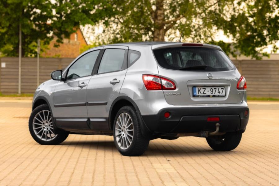 Pelēks Nissan Qashqai 2011 Rīga, ar dzinēja tilpumu 2.00 L un nobraukumu 362 tūkst. km par 6900 €, foto 5 vietnē AUTOMOTO.COM.LV