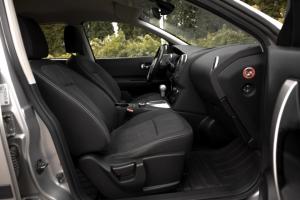 Pelēks Nissan Qashqai 2011 Rīga, ar dzinēja tilpumu 2.00 L un nobraukumu 362 tūkst. km par 6900 €, foto 10 vietnē AUTOMOTO.COM.LV