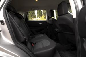 Pelēks Nissan Qashqai 2011 Rīga, ar dzinēja tilpumu 2.00 L un nobraukumu 362 tūkst. km par 6900 €, foto 18 vietnē AUTOMOTO.COM.LV