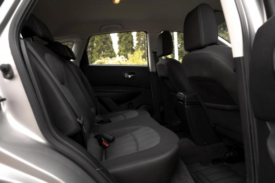 Pelēks Nissan Qashqai 2011 Rīga, ar dzinēja tilpumu 2.00 L un nobraukumu 362 tūkst. km par 6900 €, foto 18 vietnē AUTOMOTO.COM.LV