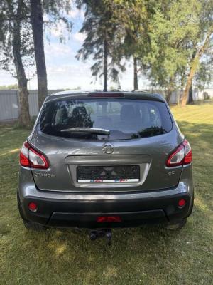 Grey Nissan Qashqai 2011 in Joniskis, with an engine capacity of 1.60 L and mileage of 313 thousand km for 4650 €, photo 9 on AUTOMOTO.COM.LV