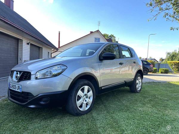Grey Nissan Qashqai 2011 in Ukmerge, with an engine capacity of 1.46 L and mileage of 257 thousand km for 3350 €, photo 4 on AUTOMOTO.COM.LV
