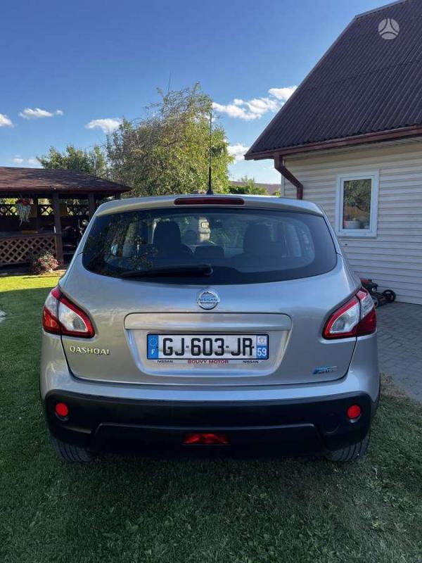 Grey Nissan Qashqai 2011 in Ukmerge, with an engine capacity of 1.46 L and mileage of 257 thousand km for 3350 €, photo 7 on AUTOMOTO.COM.LV