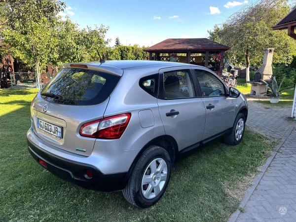 Grey Nissan Qashqai 2011 in Ukmerge, with an engine capacity of 1.46 L and mileage of 257 thousand km for 3350 €, photo 10 on AUTOMOTO.COM.LV