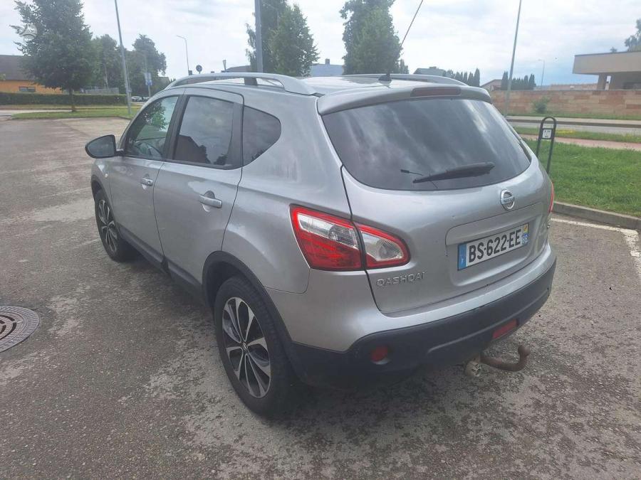 Grey Nissan Qashqai 2011 in Taurage, with an engine capacity of 2.00 L and mileage of 320 thousand km for 4400 €, photo 5 on AUTOMOTO.COM.LV