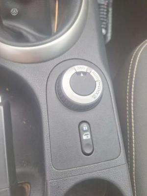 Grey Nissan Qashqai 2011 in Taurage, with an engine capacity of 2.00 L and mileage of 320 thousand km for 4400 €, photo 12 on AUTOMOTO.COM.LV