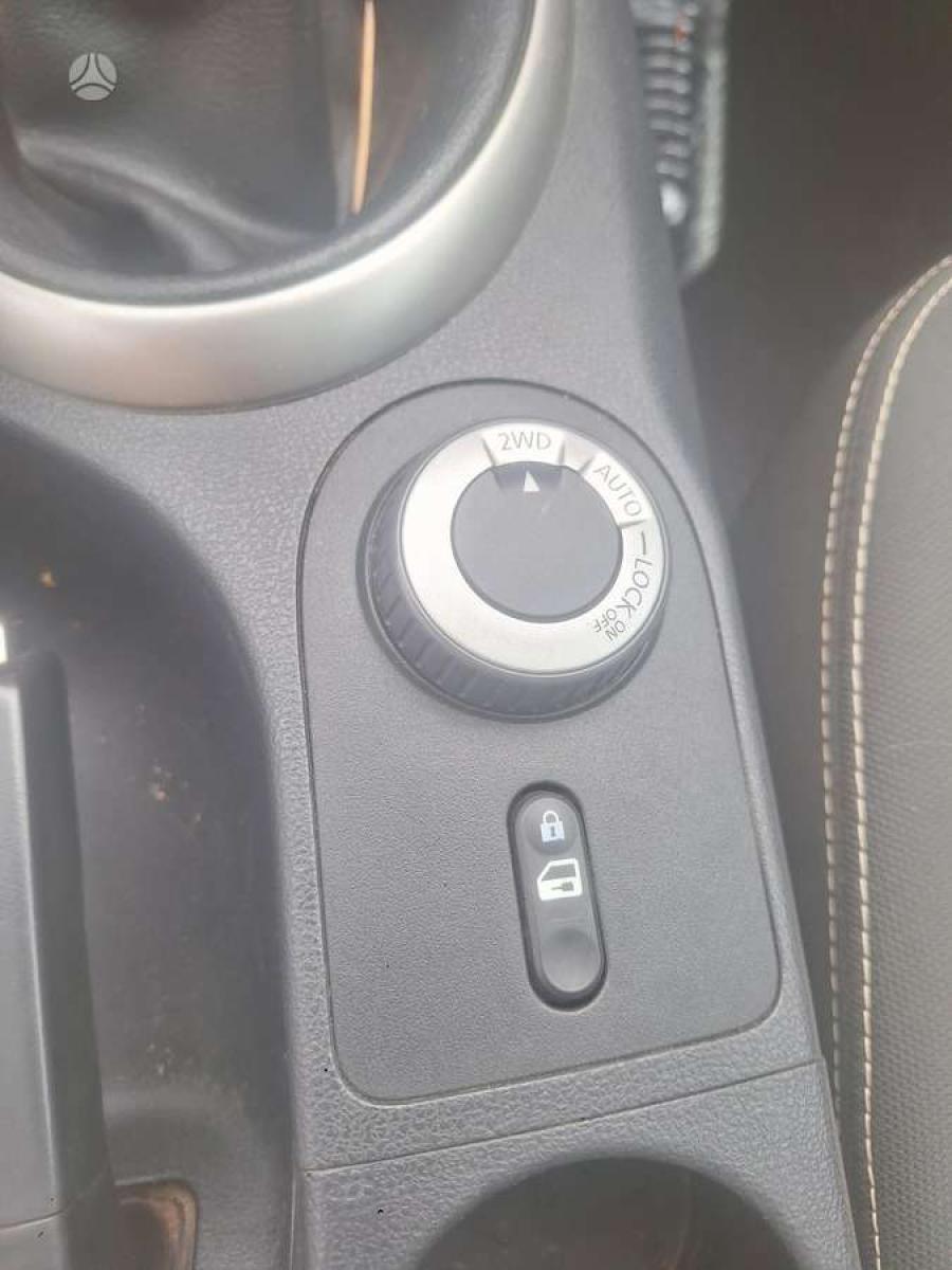 Grey Nissan Qashqai 2011 in Taurage, with an engine capacity of 2.00 L and mileage of 320 thousand km for 4400 €, photo 12 on AUTOMOTO.COM.LV