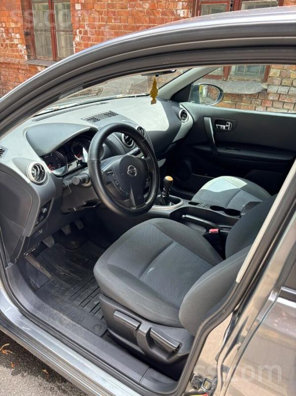 Pelēks Nissan Qashqai 2011 Rīga, ar dzinēja tilpumu 1.50 L un nobraukumu 183 tūkst. km par 4200 €, foto 8 vietnē AUTOMOTO.COM.LV