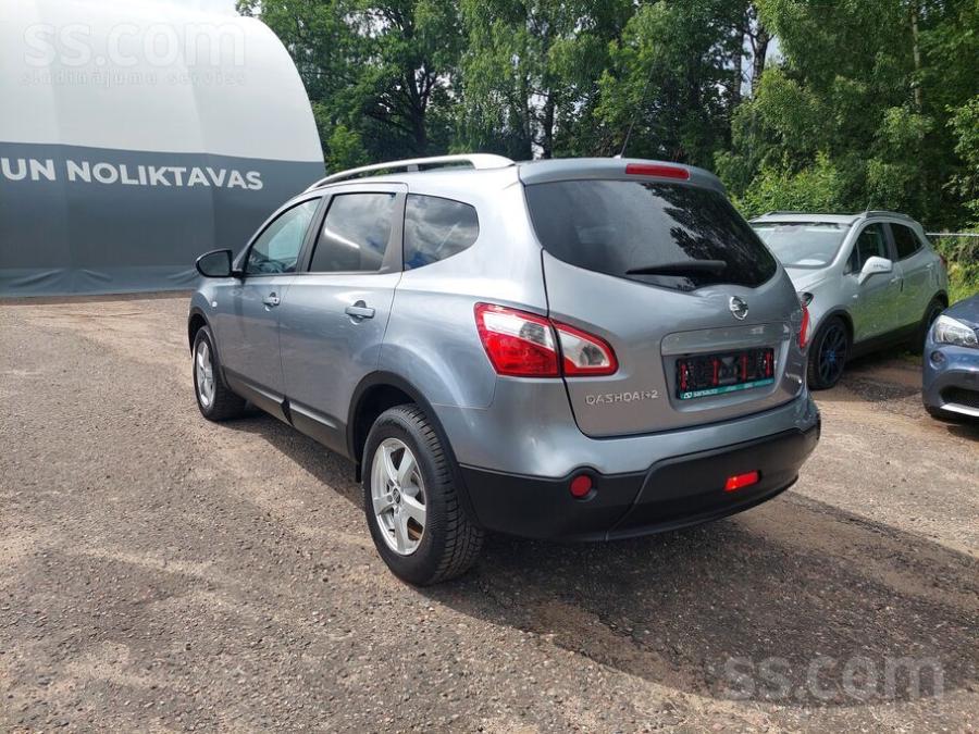 Pelēks Nissan Qashqai 2011 Cēsis, ar dzinēja tilpumu 2.00 L un nobraukumu 230 tūkst. km par 6700 €, foto 5 vietnē AUTOMOTO.COM.LV
