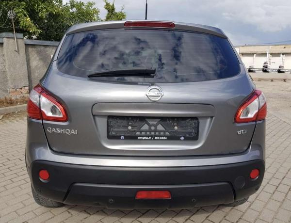 Pelēks Nissan Qashqai 2011 Šauļi, ar dzinēja tilpumu 2.00 L un nobraukumu 194 tūkst. km par 5700 €, foto 6 vietnē AUTOMOTO.COM.LV