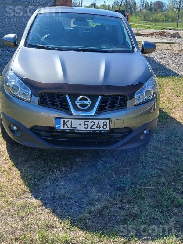Pelēks Nissan Qashqai 2011 Ogre, ar dzinēja tilpumu 1.50 L un nobraukumu 144 tūkst. km par 5200 €, foto 1 vietnē AUTOMOTO.COM.LV