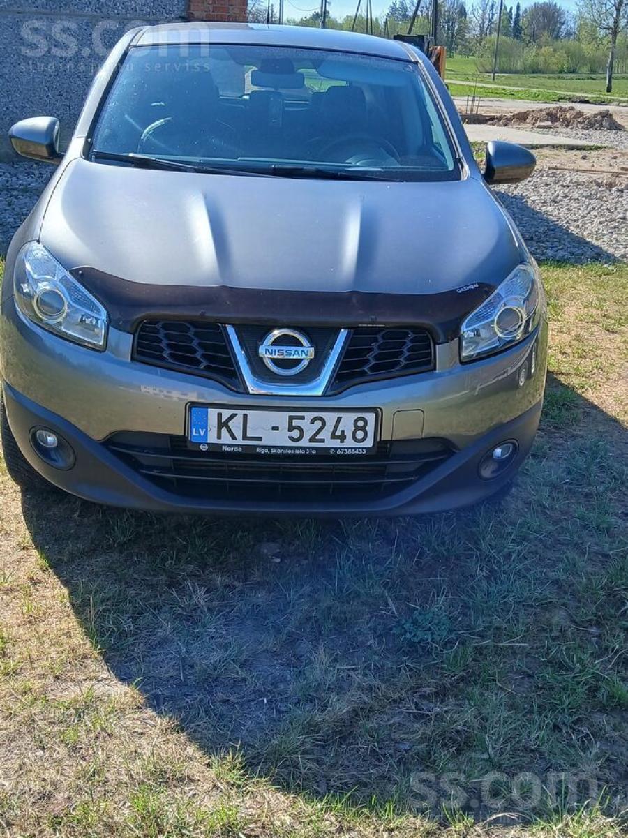 Grey Nissan Qashqai 2011 in Ogre, with an engine capacity of 1.50 L and mileage of 144 thousand km for 5200 €, photo 1 on AUTOMOTO.COM.LV