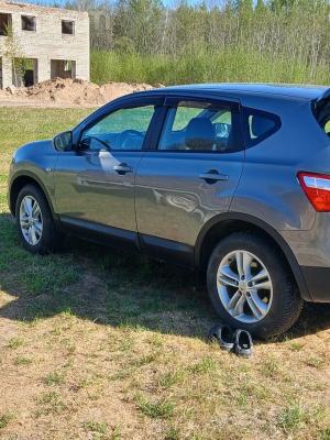 Grey Nissan Qashqai 2011 in Ogre, with an engine capacity of 1.50 L and mileage of 144 thousand km for 5200 €, photo 4 on AUTOMOTO.COM.LV