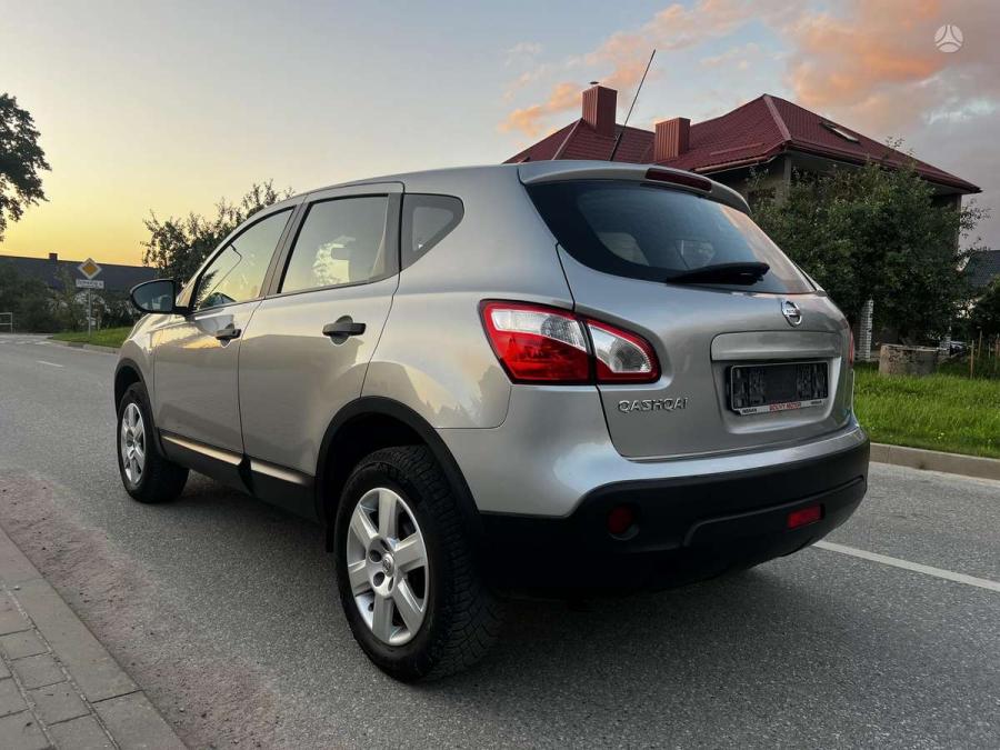 Pelēks Nissan Qashqai 2011 Ukmergė, ar dzinēja tilpumu 1.46 L un nobraukumu 251 tūkst. km par 3850 €, foto 10 vietnē AUTOMOTO.COM.LV