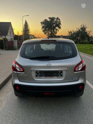 Pelēks Nissan Qashqai 2011 Ukmergė, ar dzinēja tilpumu 1.46 L un nobraukumu 251 tūkst. km par 3850 €, foto 12 vietnē AUTOMOTO.COM.LV