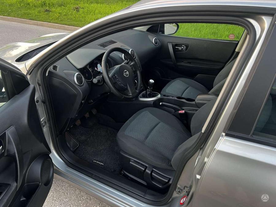 Pelēks Nissan Qashqai 2011 Ukmergė, ar dzinēja tilpumu 1.46 L un nobraukumu 251 tūkst. km par 3850 €, foto 15 vietnē AUTOMOTO.COM.LV