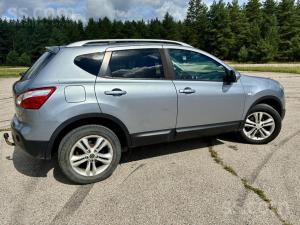 Grey Nissan Qashqai 2011 in Tukums, with an engine capacity of 2.00 L and mileage of 313 thousand km for 4100 €, photo 3 on AUTOMOTO.COM.LV