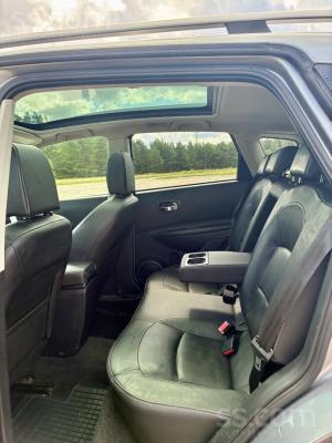 Grey Nissan Qashqai 2011 in Tukums, with an engine capacity of 2.00 L and mileage of 313 thousand km for 4100 €, photo 7 on AUTOMOTO.COM.LV