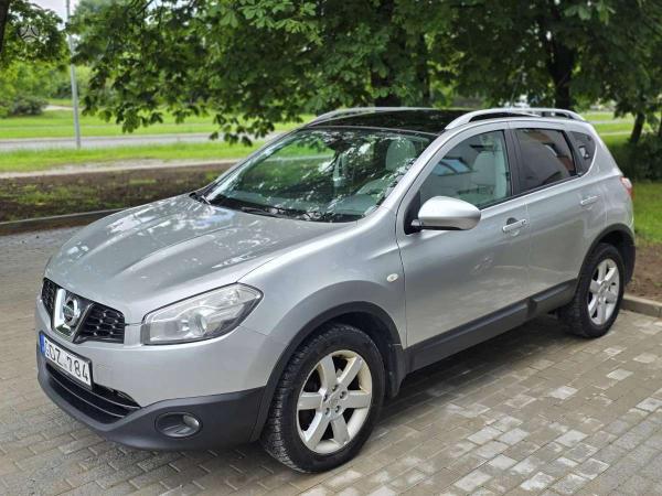 Grey Nissan Qashqai 2011 in Vilnius, with an engine capacity of 2.00 L and mileage of 200 thousand km for 4400 €, photo 1 on AUTOMOTO.COM.LV