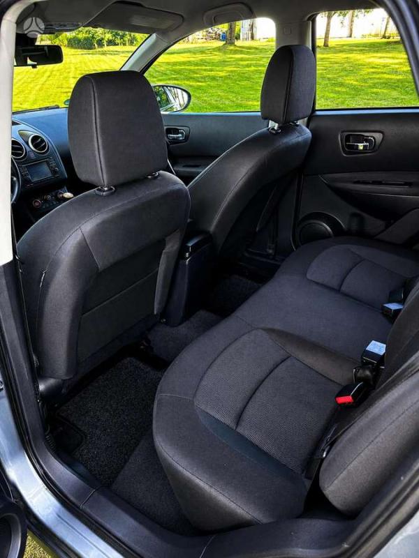 Grey Nissan Qashqai 2011 in Joniskis, with an engine capacity of 1.60 L and mileage of 313 thousand km for 4250 €, photo 10 on AUTOMOTO.COM.LV