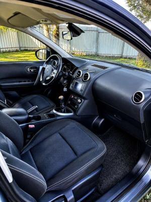 Pelēks Nissan Qashqai 2011 Joniškis, ar dzinēja tilpumu 1.60 L un nobraukumu 313 tūkst. km par 4250 €, foto 13 vietnē AUTOMOTO.COM.LV