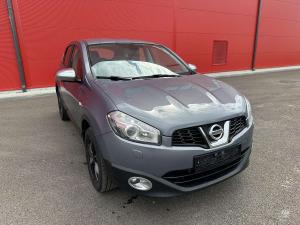 Pelēks Nissan Qashqai 2011 Telšiai, ar dzinēja tilpumu 2.00 L un nobraukumu 263 tūkst. km par 4000 €, foto  vietnē AUTOMOTO.COM.LV