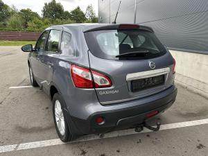 Grey Nissan Qashqai 2011 in Telschi, with an engine capacity of 2.00 L and mileage of 263 thousand km for 4000 €, photo 4 on AUTOMOTO.COM.LV