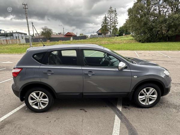 Grey Nissan Qashqai 2011 in Telschi, with an engine capacity of 2.00 L and mileage of 263 thousand km for 4000 €, photo 6 on AUTOMOTO.COM.LV