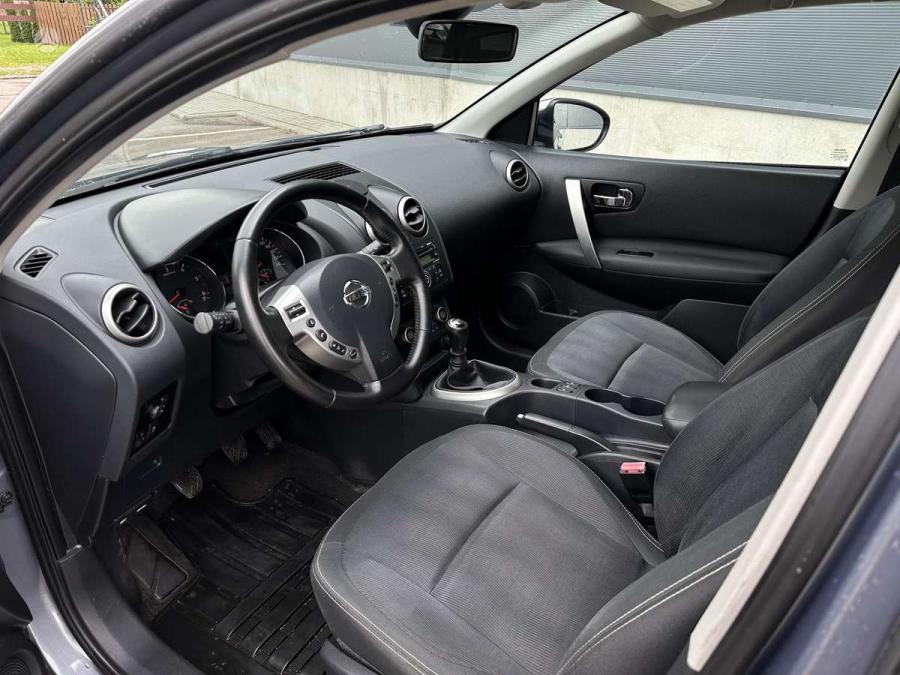 Grey Nissan Qashqai 2011 in Telschi, with an engine capacity of 2.00 L and mileage of 263 thousand km for 4000 €, photo 10 on AUTOMOTO.COM.LV