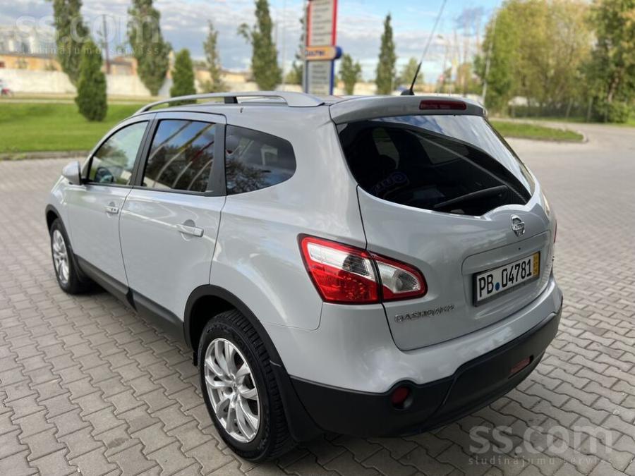 Pelēks Nissan Qashqai 2011 Jēkabpils, ar dzinēja tilpumu 2.00 L un nobraukumu 275 tūkst. km par 6850 €, foto 8 vietnē AUTOMOTO.COM.LV