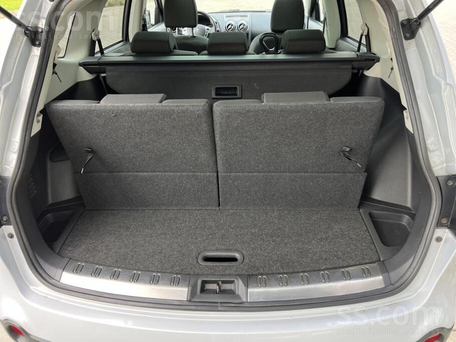 Pelēks Nissan Qashqai 2011 Jēkabpils, ar dzinēja tilpumu 2.00 L un nobraukumu 275 tūkst. km par 6850 €, foto 12 vietnē AUTOMOTO.COM.LV