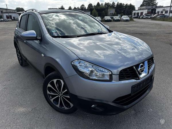 Nissan Qashqai 2011 in Prienai on AUTOMOTO.COM.LV Grey Nissan Qashqai 2011 in Prienai, with an engine capacity of 2.00 L and mileage of 149 thousand km for 5900 €, photo 3 on AUTOMOTO.COM.LV