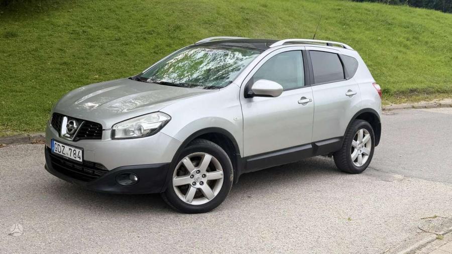 Grey Nissan Qashqai 2011 in Vilnius, with an engine capacity of 2.00 L and mileage of 205 thousand km for 3900 €, photo 3 on AUTOMOTO.COM.LV