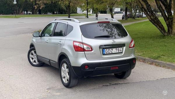 Grey Nissan Qashqai 2011 in Vilnius, with an engine capacity of 2.00 L and mileage of 205 thousand km for 3900 €, photo 6 on AUTOMOTO.COM.LV