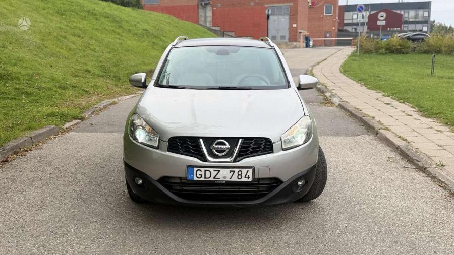 Grey Nissan Qashqai 2011 in Vilnius, with an engine capacity of 2.00 L and mileage of 205 thousand km for 3900 €, photo 13 on AUTOMOTO.COM.LV