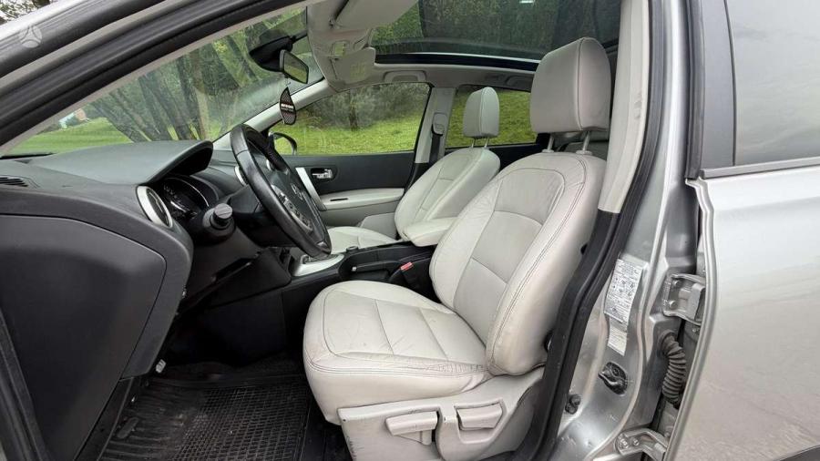 Grey Nissan Qashqai 2011 in Vilnius, with an engine capacity of 2.00 L and mileage of 205 thousand km for 3900 €, photo 15 on AUTOMOTO.COM.LV