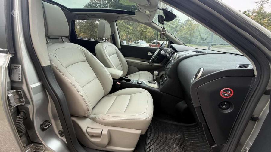 Grey Nissan Qashqai 2011 in Vilnius, with an engine capacity of 2.00 L and mileage of 205 thousand km for 3900 €, photo 19 on AUTOMOTO.COM.LV