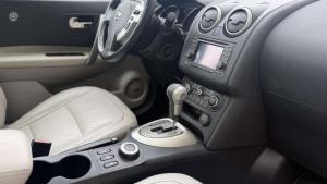 Grey Nissan Qashqai 2011 in Vilnius, with an engine capacity of 2.00 L and mileage of 205 thousand km for 3900 €, photo 20 on AUTOMOTO.COM.LV