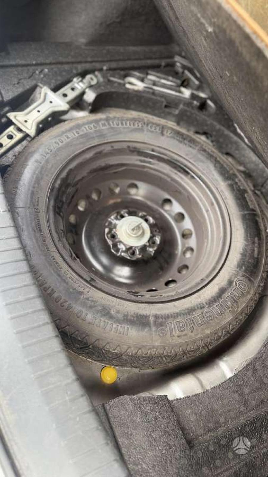 Grey Nissan Qashqai 2011 in Vilnius, with an engine capacity of 2.00 L and mileage of 205 thousand km for 3900 €, photo 28 on AUTOMOTO.COM.LV