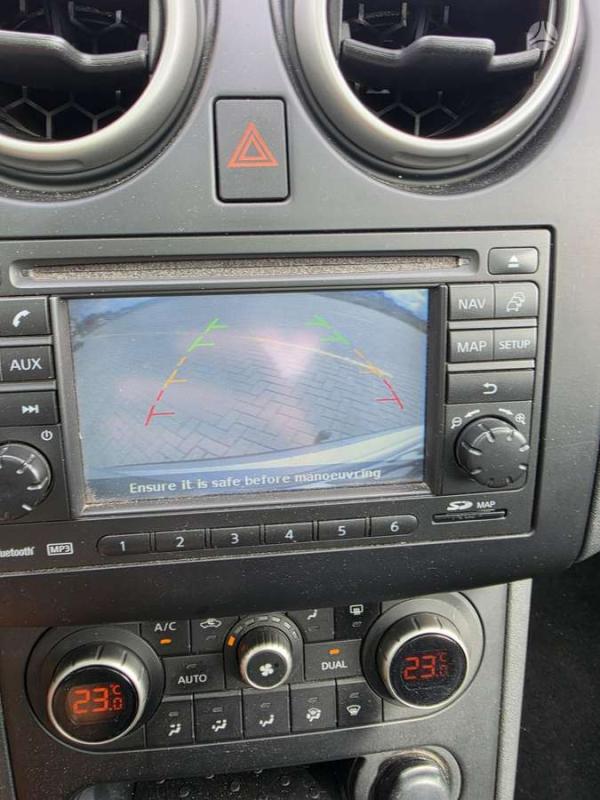 Pelēks Nissan Qashqai 2011 Tauragė, ar dzinēja tilpumu 2.00 L un nobraukumu 320 tūkst. km par 3900 €, foto 9 vietnē AUTOMOTO.COM.LV