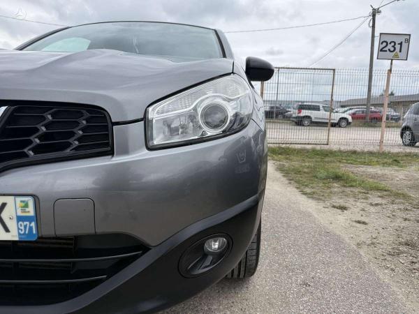 Nissan Qashqai 2011 Viļņa vietnē Pelēks Nissan Qashqai 2011 Viļņa, ar dzinēja tilpumu 1.46 L un nobraukumu 260 tūkst. km par 4200 €, foto 4 vietnē AUTOMOTO.COM.LV