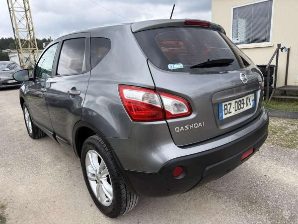Nissan Qashqai 2011 Viļņa vietnē Pelēks Nissan Qashqai 2011 Viļņa, ar dzinēja tilpumu 1.46 L un nobraukumu 260 tūkst. km par 4200 €, foto 7 vietnē AUTOMOTO.COM.LV