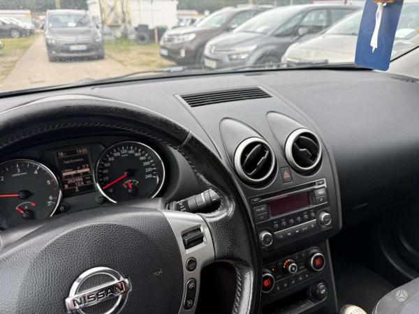 Nissan Qashqai 2011 Viļņa vietnē Pelēks Nissan Qashqai 2011 Viļņa, ar dzinēja tilpumu 1.46 L un nobraukumu 260 tūkst. km par 4200 €, foto 11 vietnē AUTOMOTO.COM.LV
