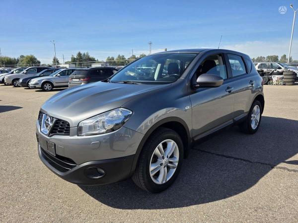 Nissan Qashqai 2011 in Marijampole on AUTOMOTO.COM.LV Grey Nissan Qashqai 2011 in Marijampole, with an engine capacity of 2.00 L and mileage of 149 thousand km for 4750 €, photo 3 on AUTOMOTO.COM.LV