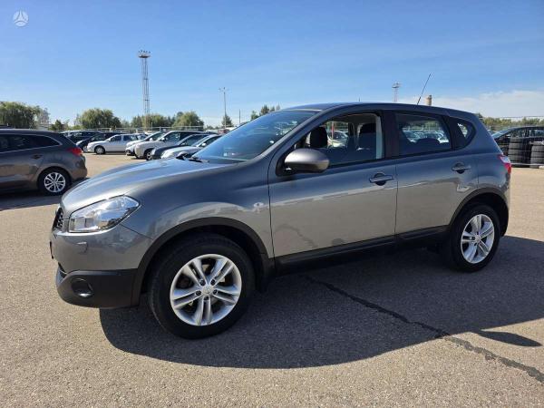 Nissan Qashqai 2011 in Marijampole on AUTOMOTO.COM.LV Grey Nissan Qashqai 2011 in Marijampole, with an engine capacity of 2.00 L and mileage of 149 thousand km for 4750 €, photo 4 on AUTOMOTO.COM.LV